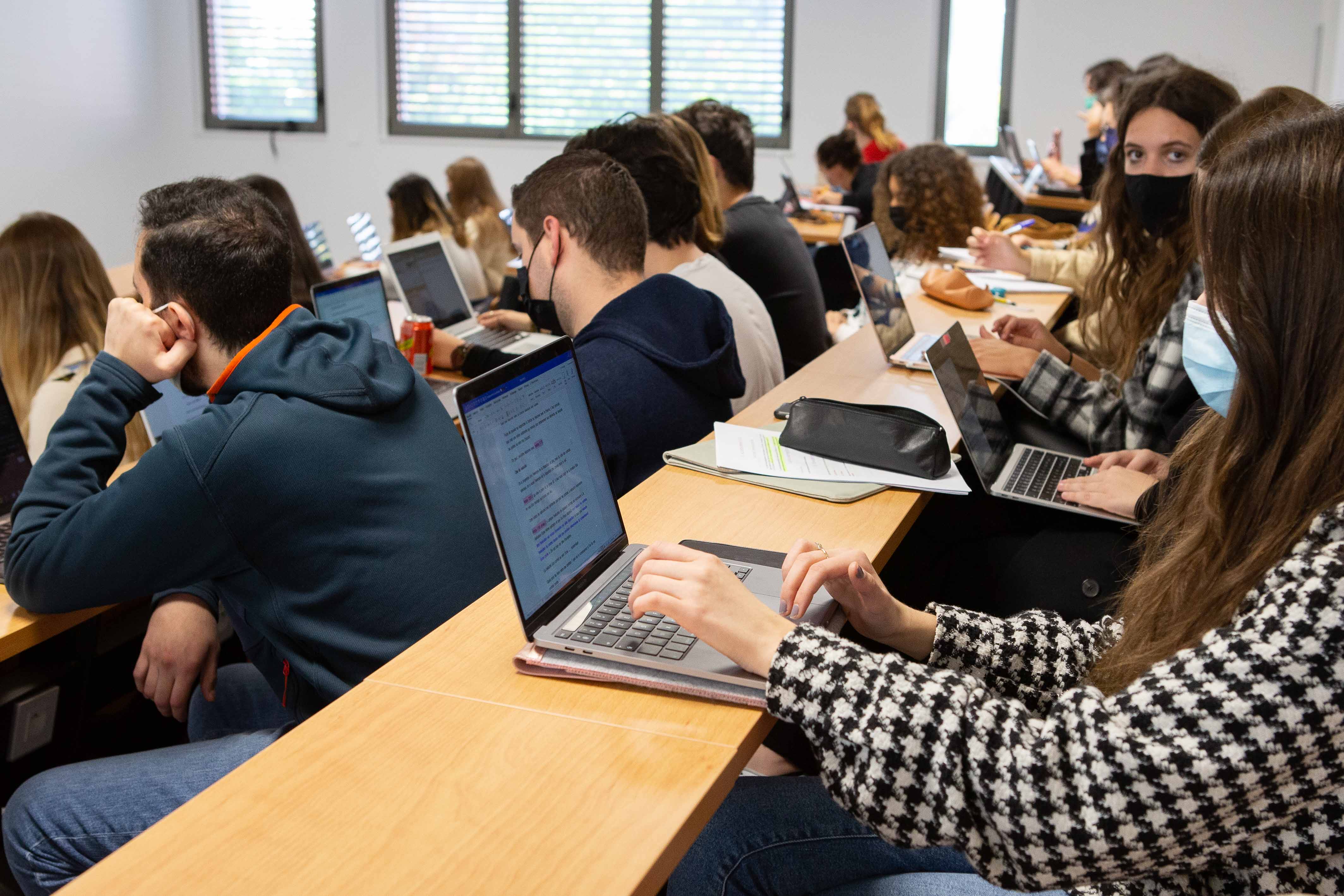 What the classes are like in the Master program at ESDES