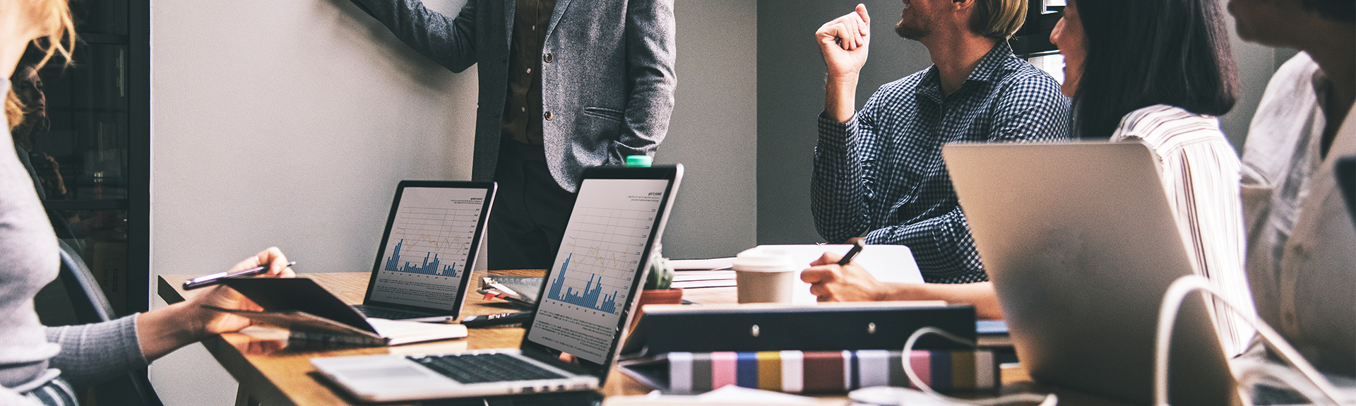 How to become a Management Controller: Job description - ESDES